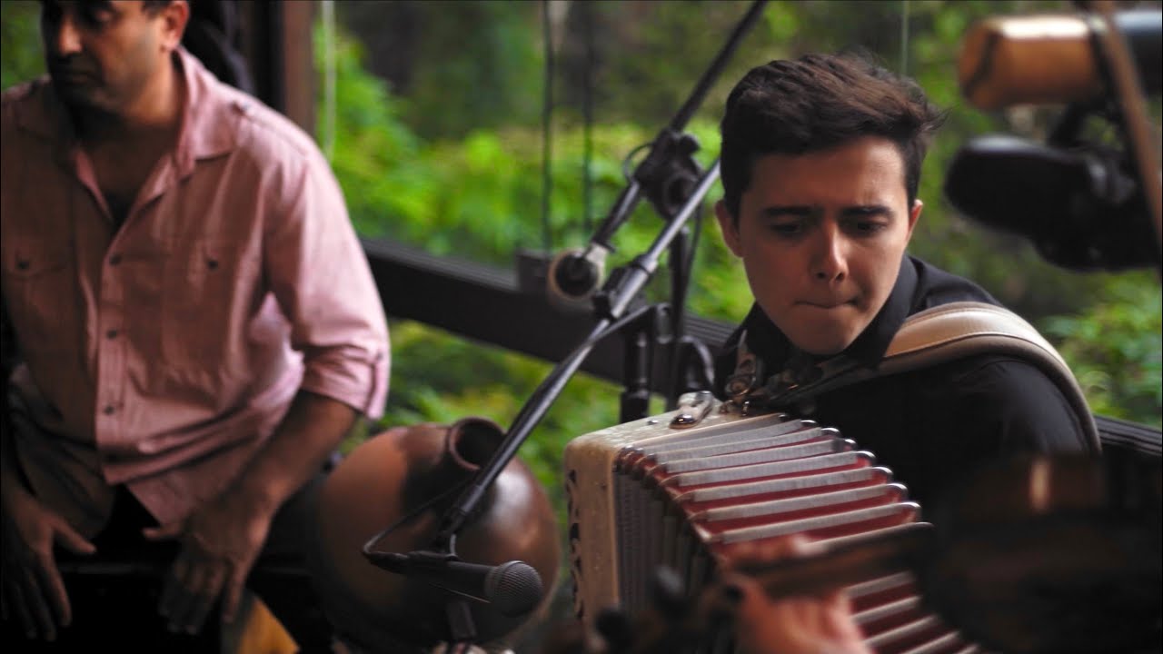 La Pesada - Iva Giracca e Roger Corrêa - YouTube Music