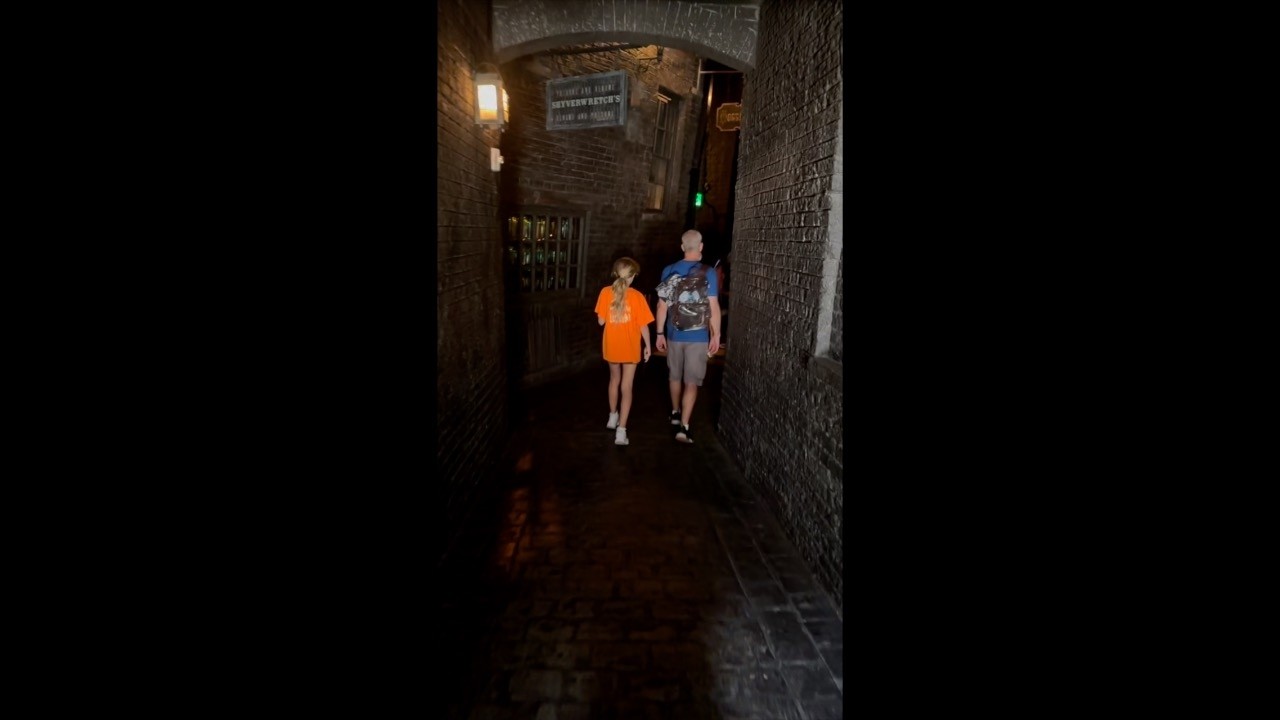 Knockturn Alley Universal - YouTube