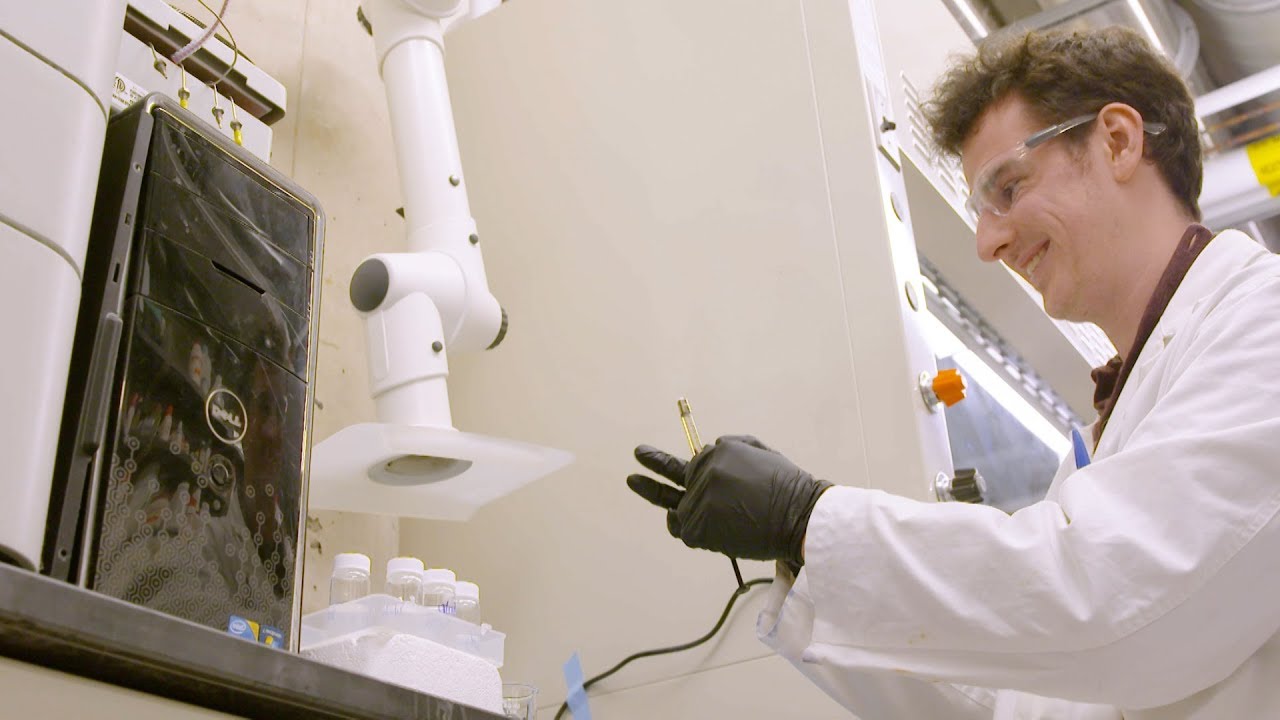 Jack Bufton saves big with DIY microfluidics device - YouTube