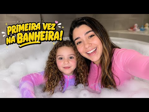 TOMAMOS BANHO NA BANHEIRA DA CASA NOVA | *ela é gigante*