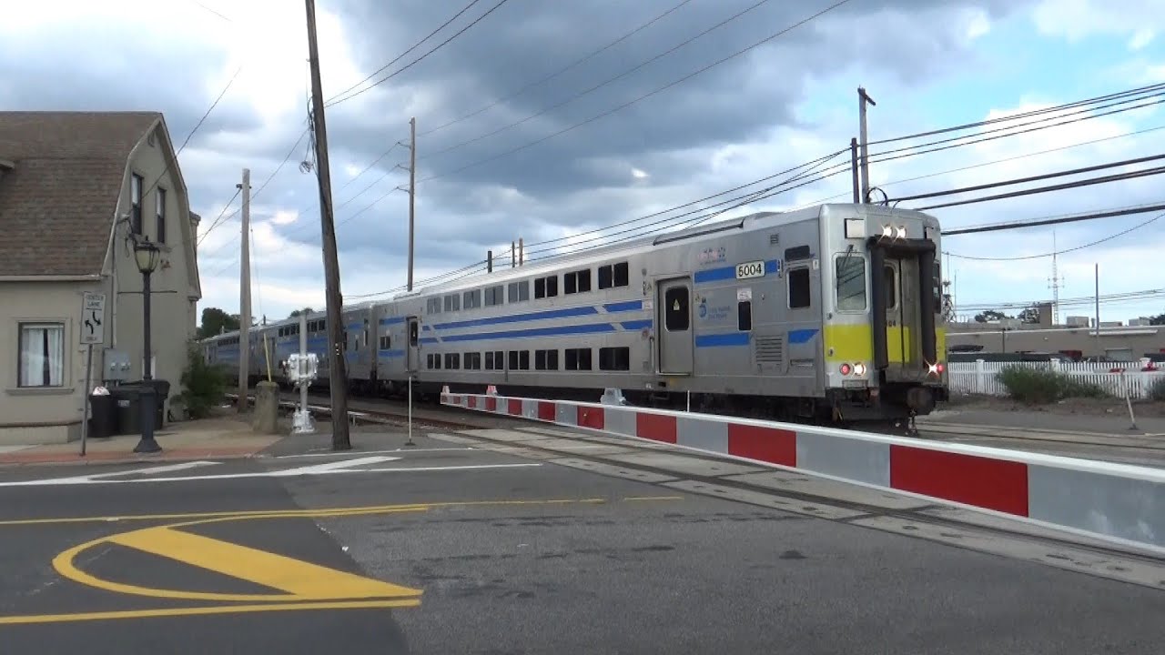 LIRR 5004 3 Car Double Decker Train to Babylon with K13A Horn - Higbie ...