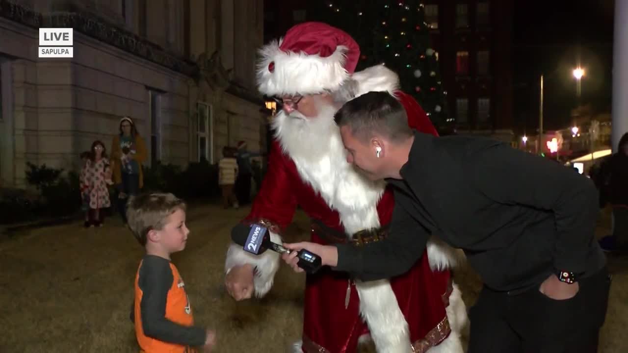Chief Meteorologist Mike Collier meets Santa at 2023 Sapulpa Christmas ...