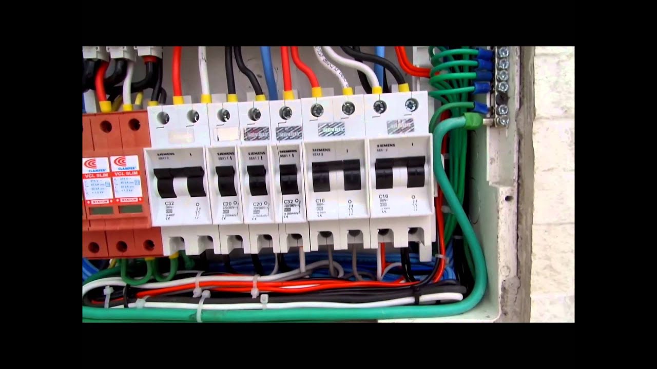 298 INSTALAÇÃO DE UM QDC (QUADRO DE DISTRIBUIÇÃO DE CIRCUITOS ...