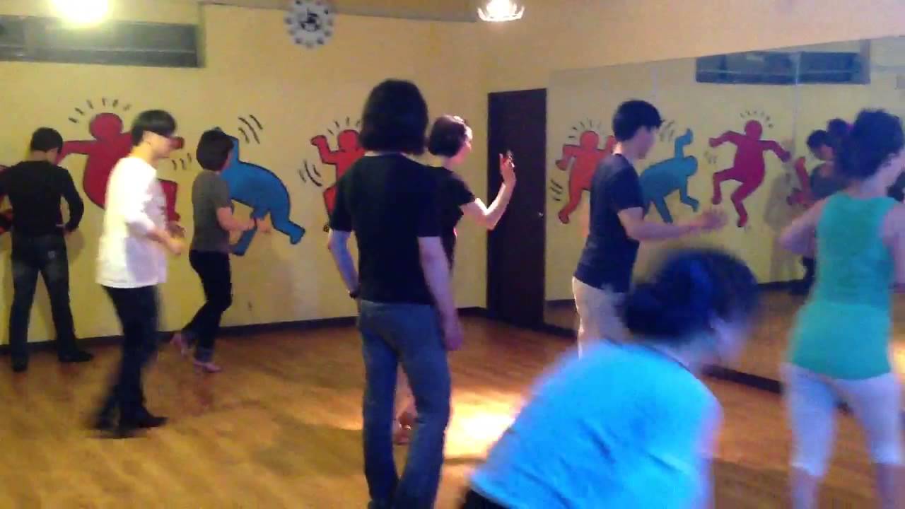 Salsa footwork training - YouTube