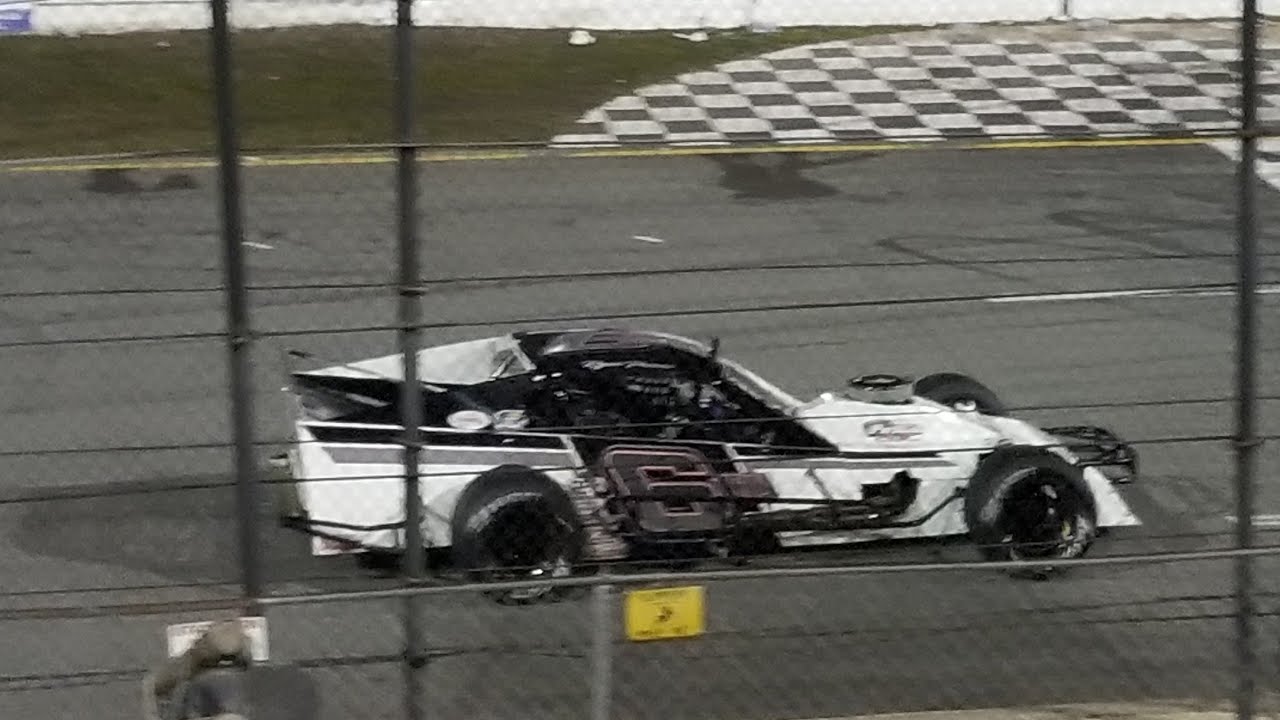2020 Tour Modified 50 Lap Feature - YouTube