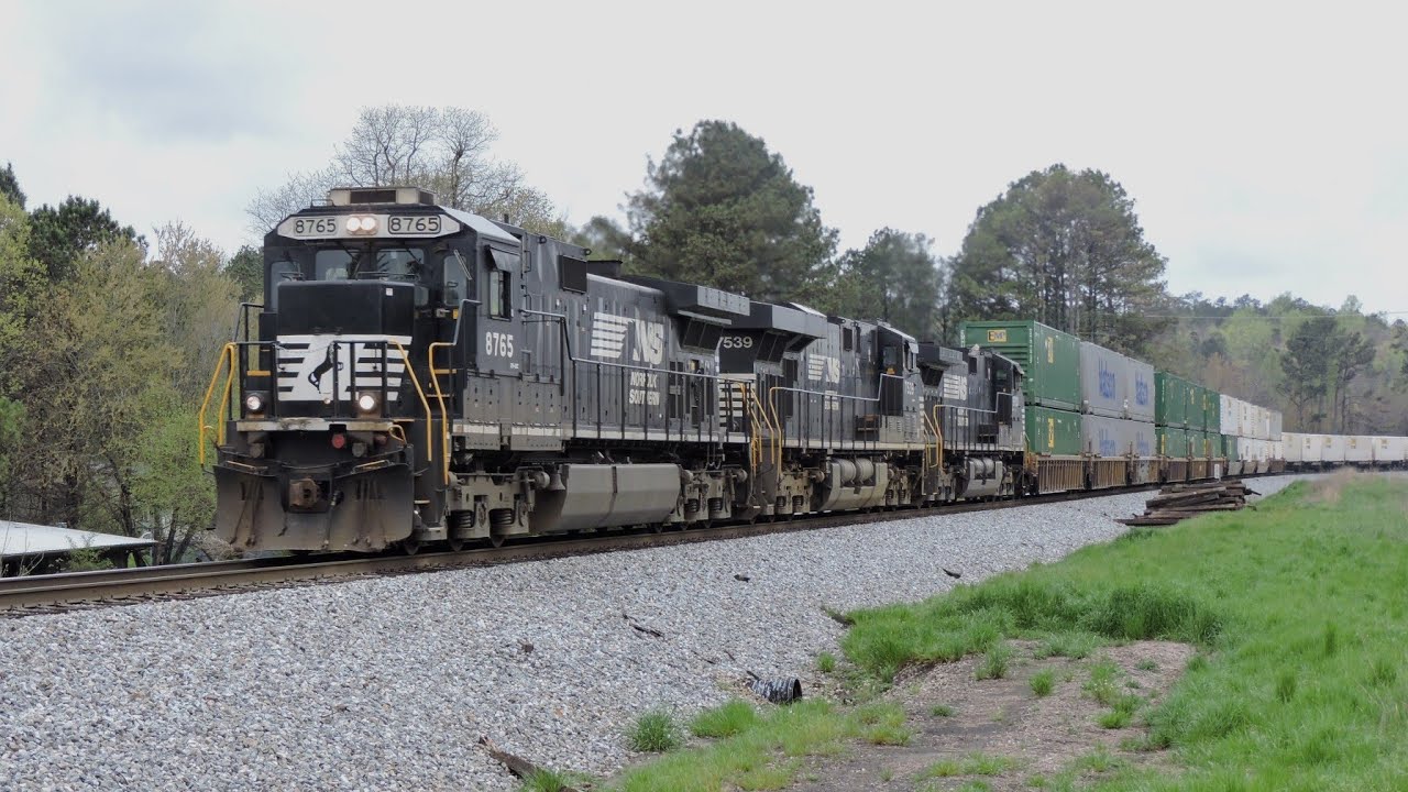 HD: NS 8765 leads NS Train 220 in Waco, GA - YouTube
