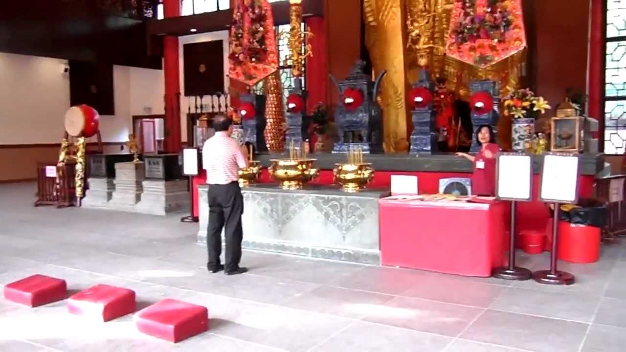 Inner part of Che Kun Temple - YouTube