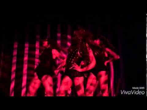 Jennifer Benediction- Momiche kato men