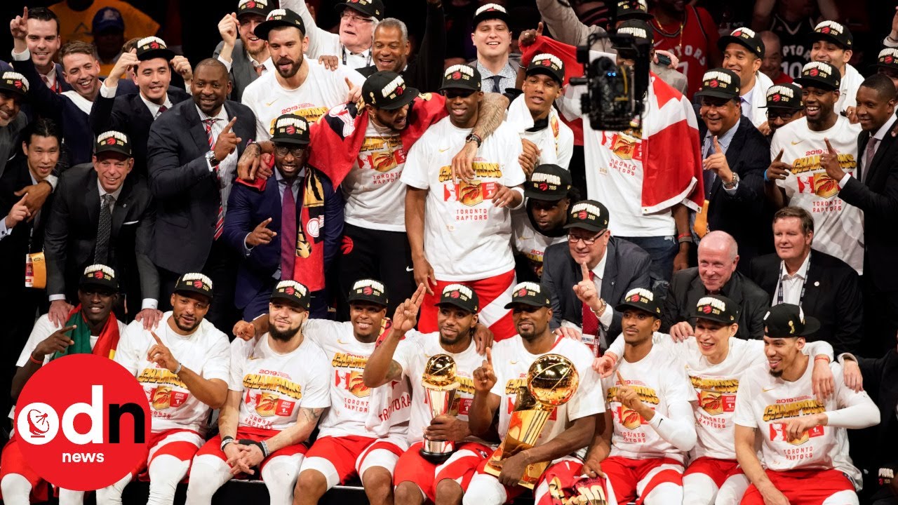 Amazing scenes as Toronto Raptors fans celebrate first NBA title - YouTube