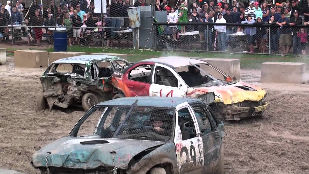 Mitchell Fair Demolition Derby 2011 - Heat 7 (4&6Cyl Final) - YouTube