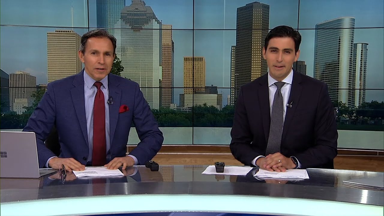 Dad Anchors Texas Newscast Alongside His Son - YouTube