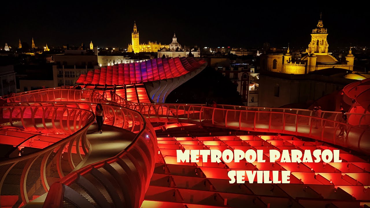 A spectacular light show at Las Setas de Sevilla (Metropol Parasol ...