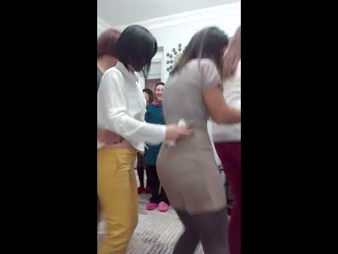 kalcayi çikaran kücük kiz