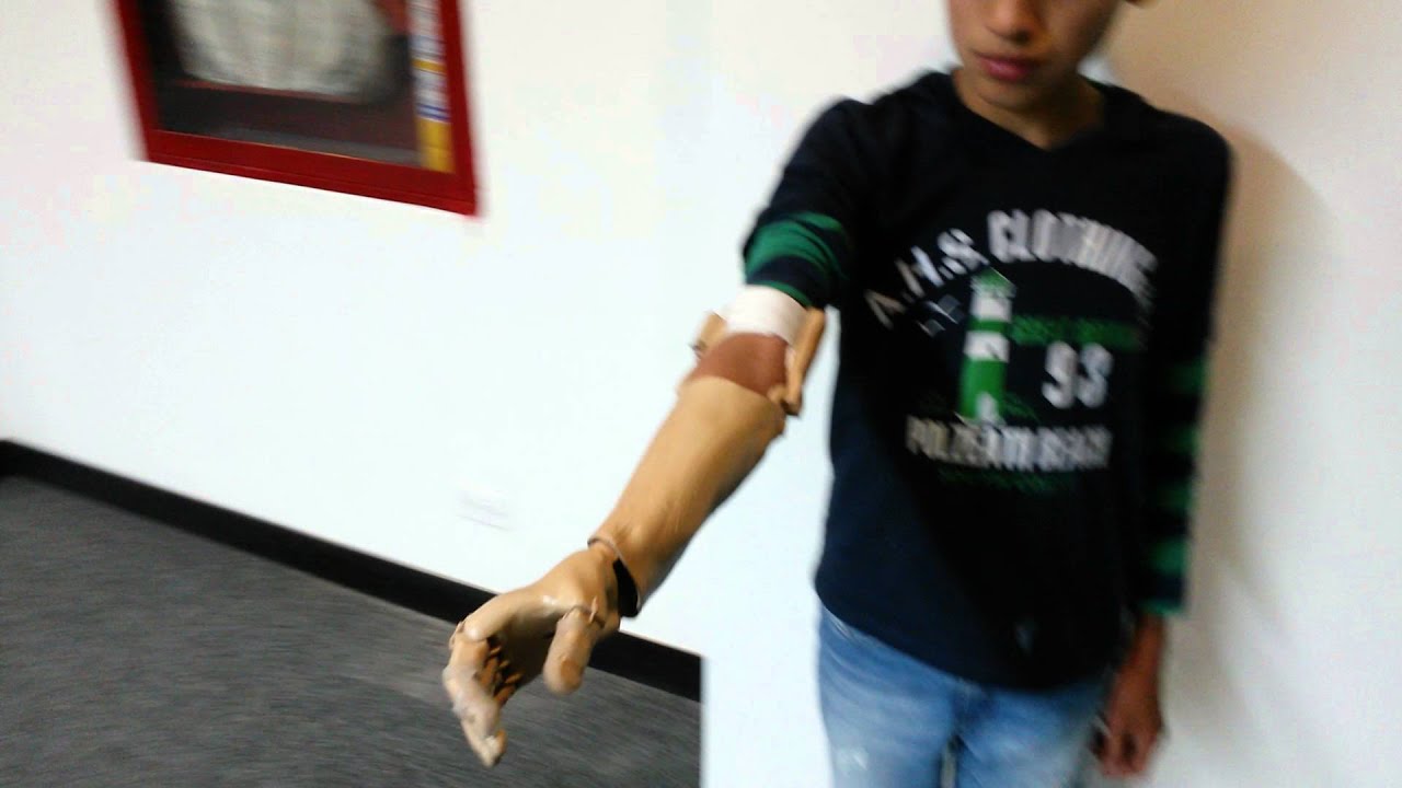 Flexy arm II thermoformed - YouTube