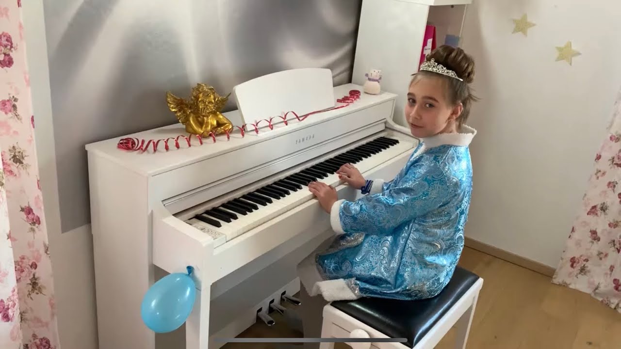 Palina Angelina Gerber „The Intouchables“ aus dem Film (ziemlich beste ...