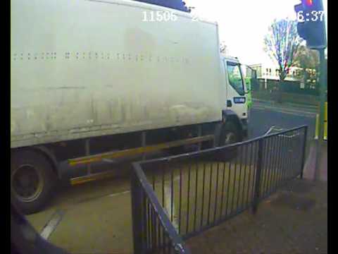 One-Stop lorry past red light Portsmouth 11mar11@0706 - YouTube