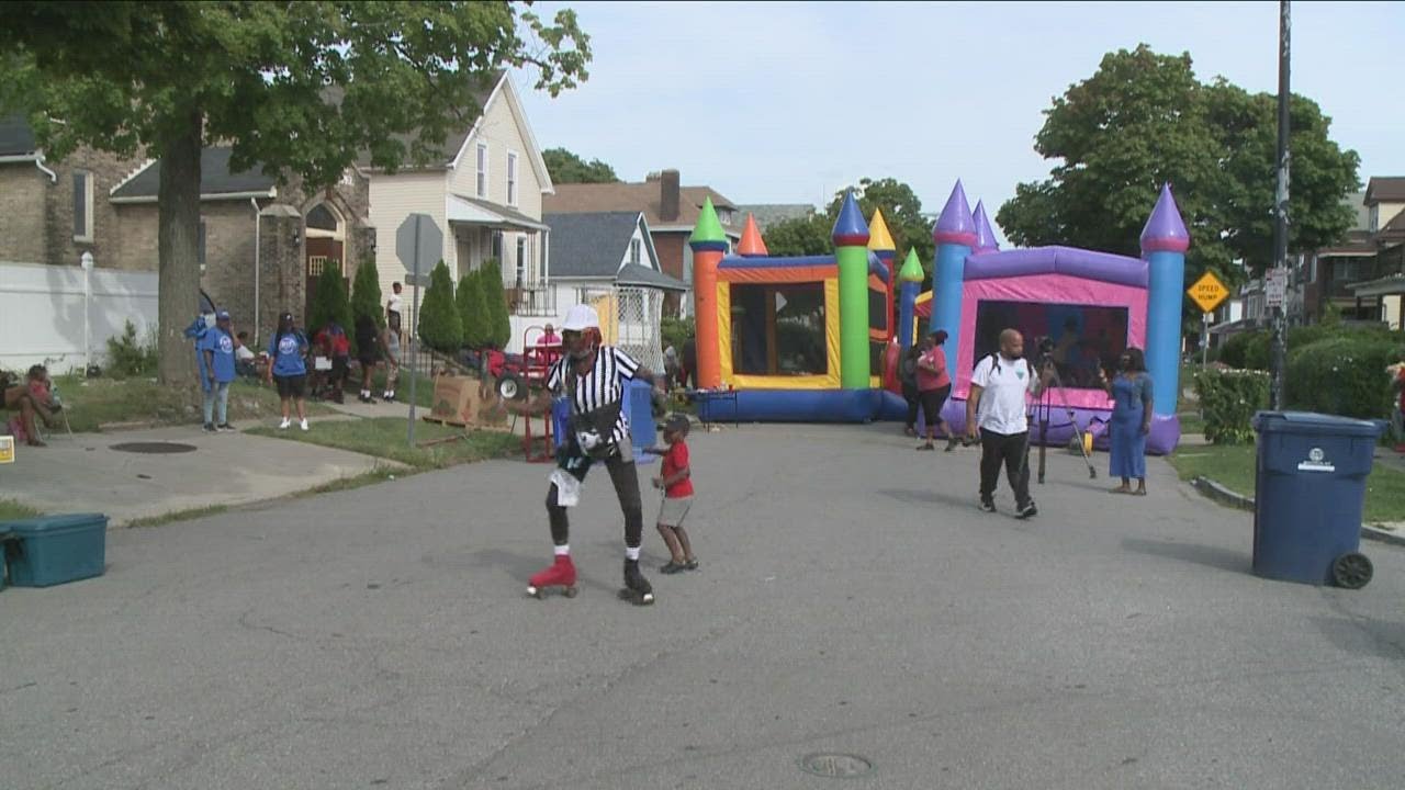 Cold Spring Bible Chapel holds bookbag giveaway - YouTube