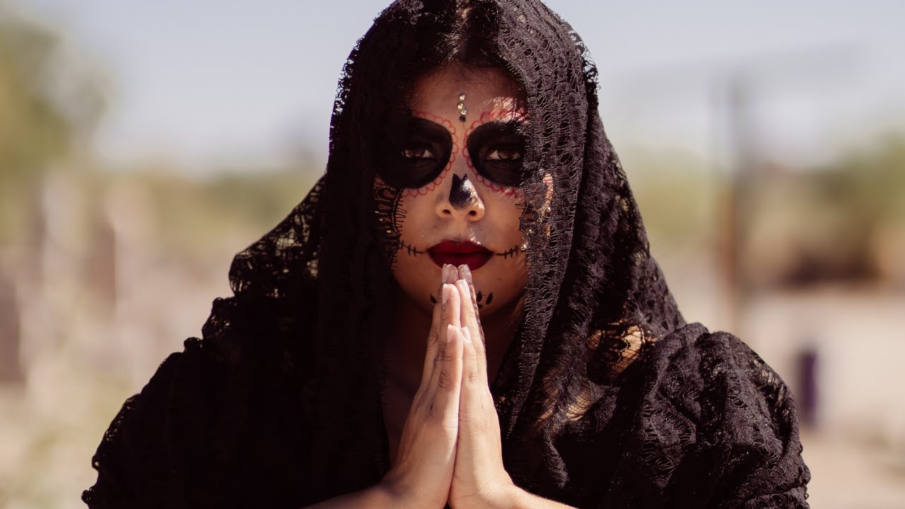 La Catrina: Un icono del Día de los Muertos | Behind the Scenes - YouTube