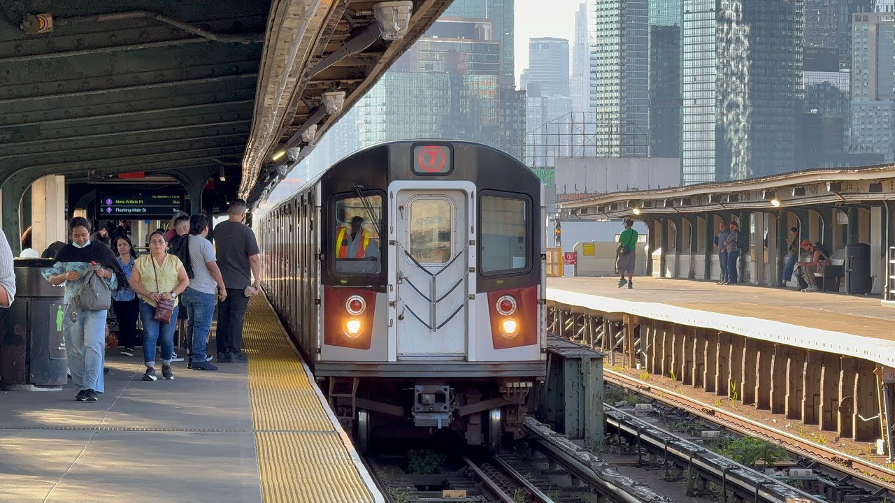 MTA New York City Subway Mets-Willets Pt Bound Kawasaki R188 (7) Local ...