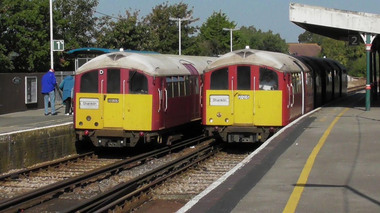 A Day On The Isle Of Wight With Class 483 Ex London Underground 1938 ...