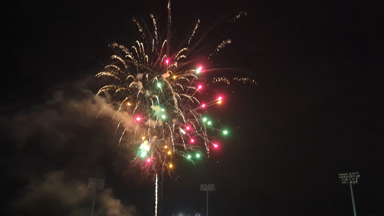 Threshers Post-Baseball Game Fireworks ⚾ - YouTube
