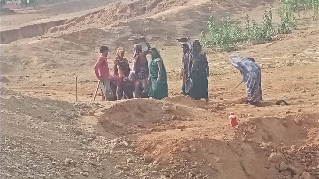 Majdur manrega work bijli office ke pass langhadol// singrauli mp ...