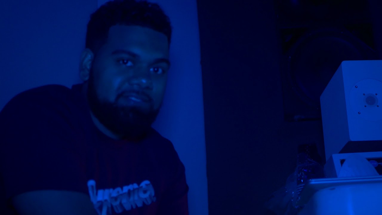 Supa dj wax studio session with Yung Lan - YouTube