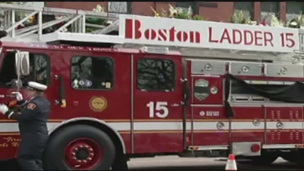 Boston Fire Lt. Edward Walsh given a hero's farewell - YouTube