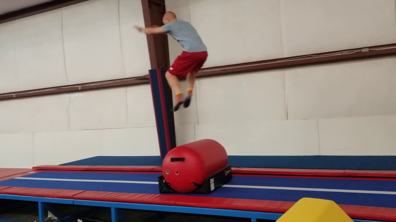 Front Flip Fail at A Gymnastics Center - Couldn't Stick the Landing ...