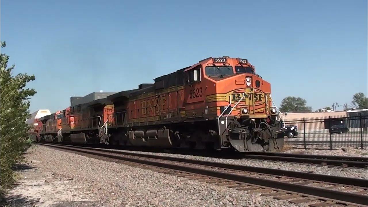 BNSF #5523 Leads WB Empty Boeing/Mixed Freight. Olathe, KS 9/30/23 - YouTube