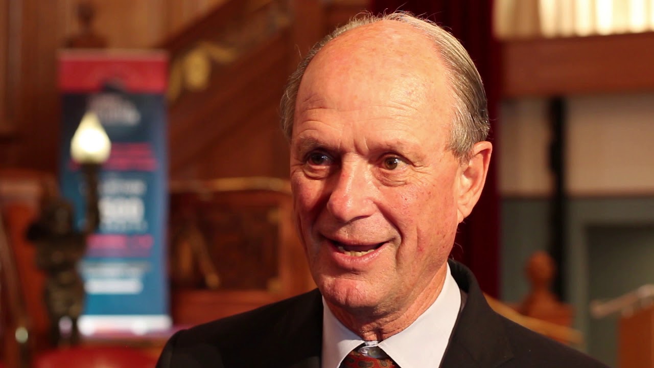 Dr. Robert Ballard | Supporting Titanic Artefacts - YouTube