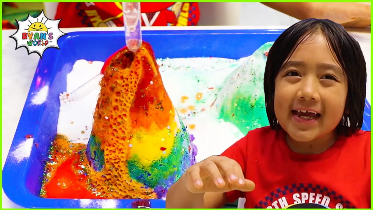 Baking Soda and Vinegar Christmas Tree Science Experiments for kids ...