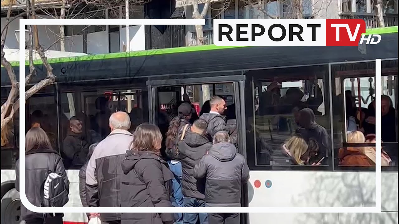 Report TV -Reduktohen urbanët në Tiranë,qytetarët me orë në stacione ... Report TV -Reduktohen urbanët në Tiranë,qytetarët me orë në stacione ...
