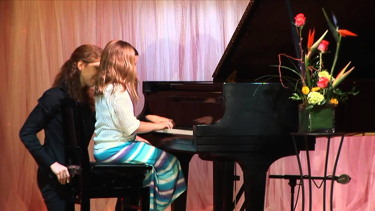 Riley Merritt performs Go Tell Aunt Rhody and Lightly Row - YouTube