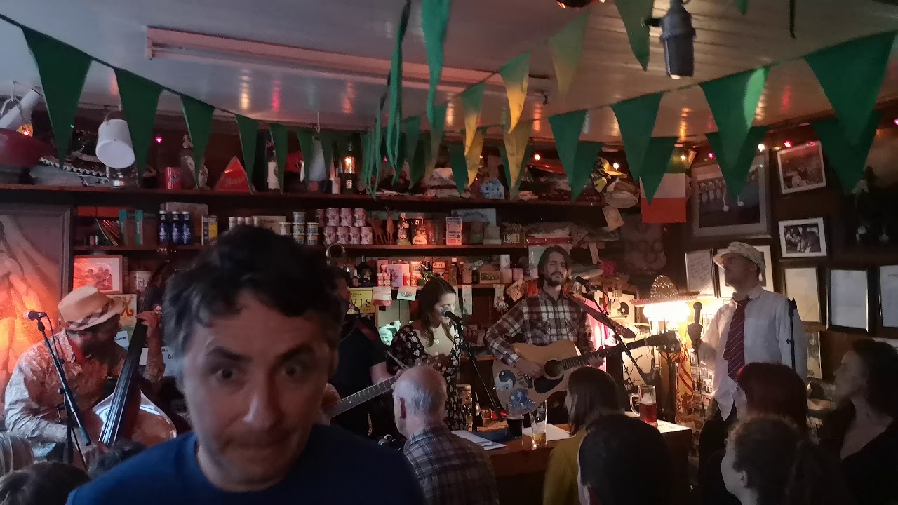 Jukebox Gypsy - Live @ Levi's, Ballydehob - YouTube