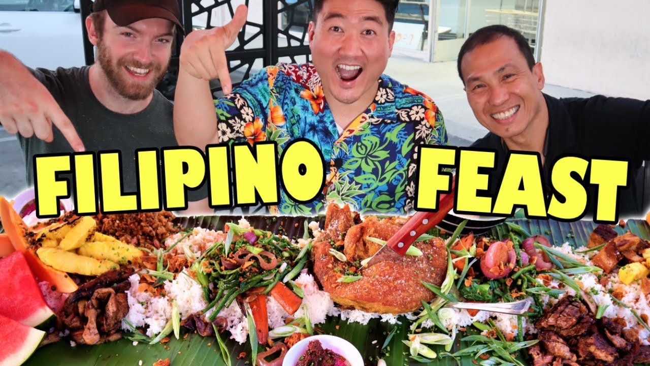 FILIPINO KAMAYAN FEAST! | Trying Filipino Boodle Fight - YouTube