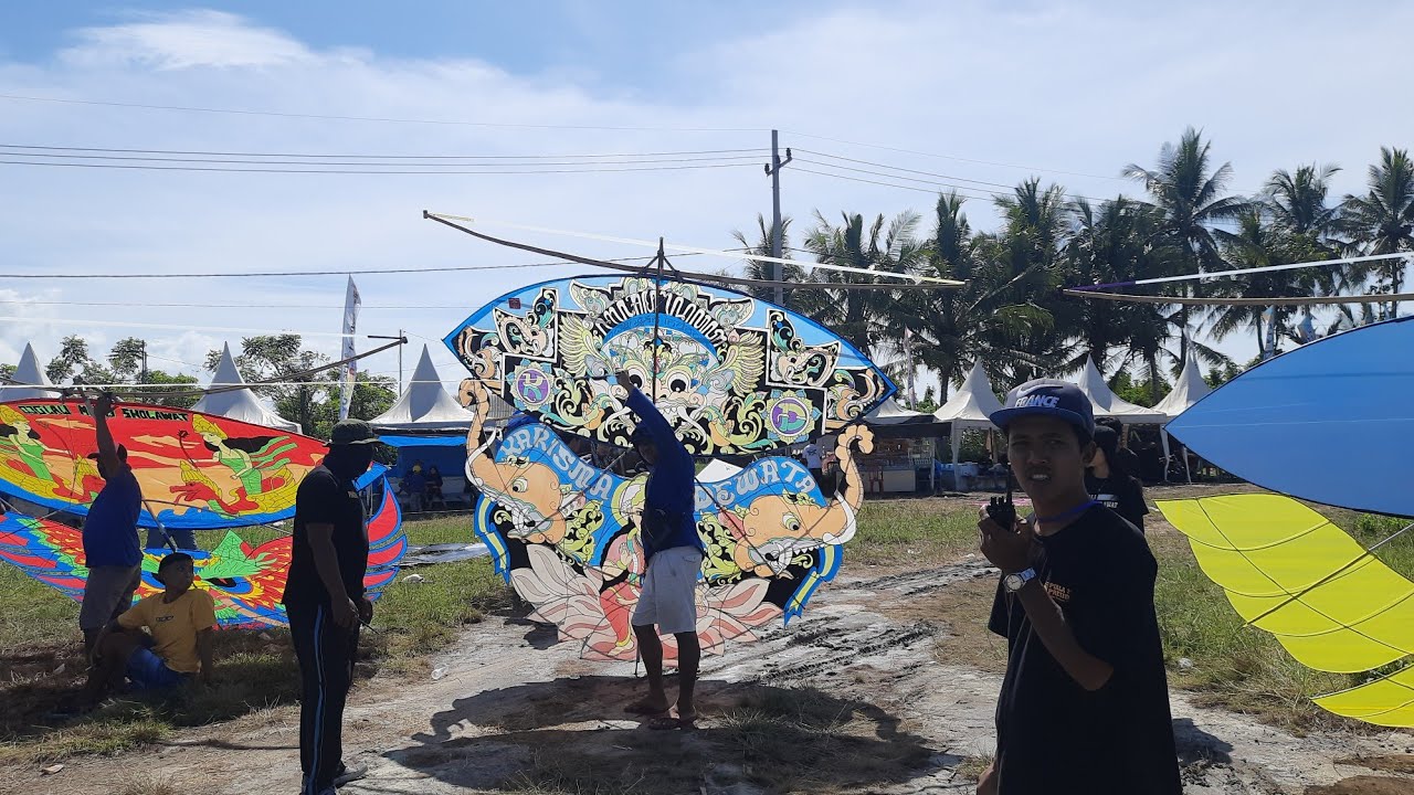 Final Lomba Layangan Tegalpare 2022 - YouTube