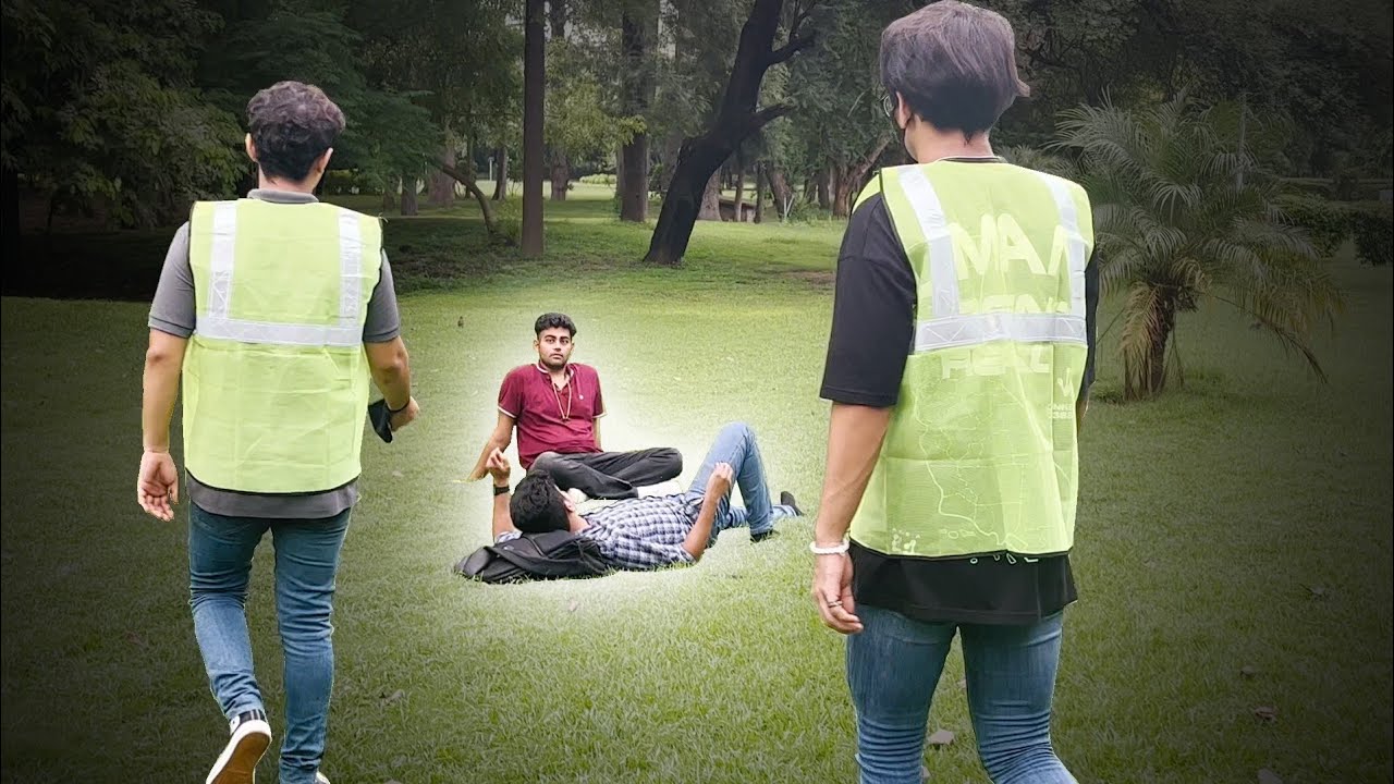 FAKE SECURITY GUARDS IN PUBLIC - YouTube