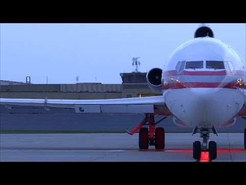 Cargo Boeing 727 Night Take Off - YouTube