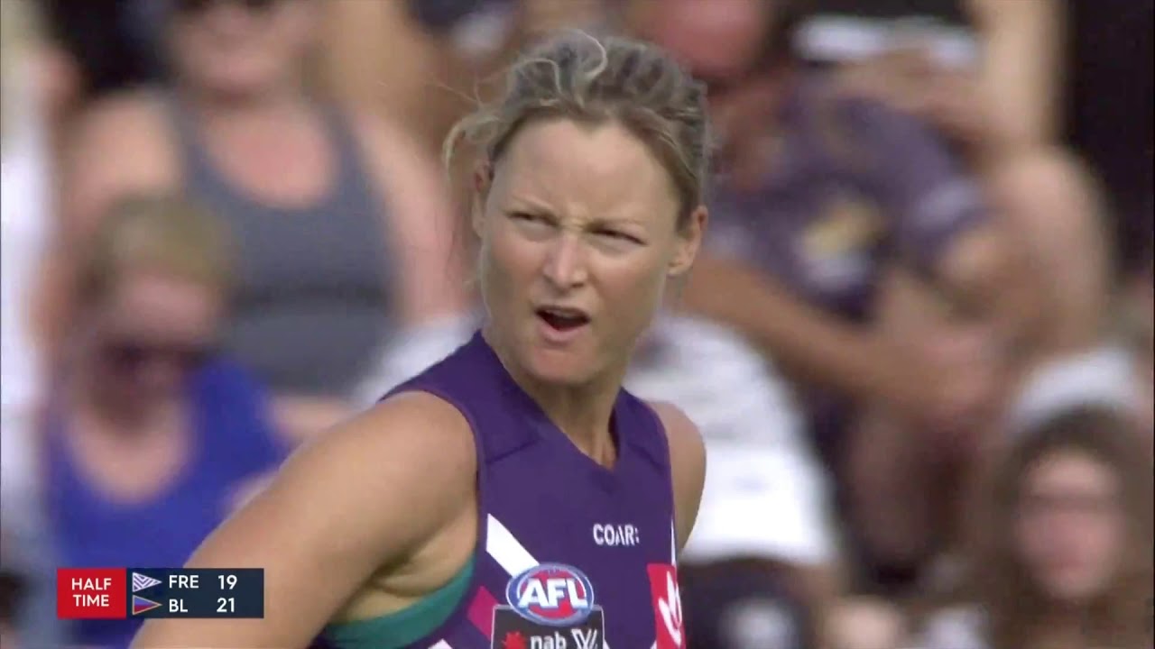 Kim Mickle ACL tear - AFLW Rd2 2017 - YouTube