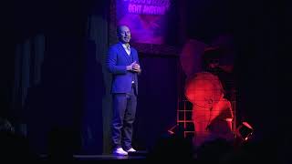 Galazauberer & Moderator Luke Dimon