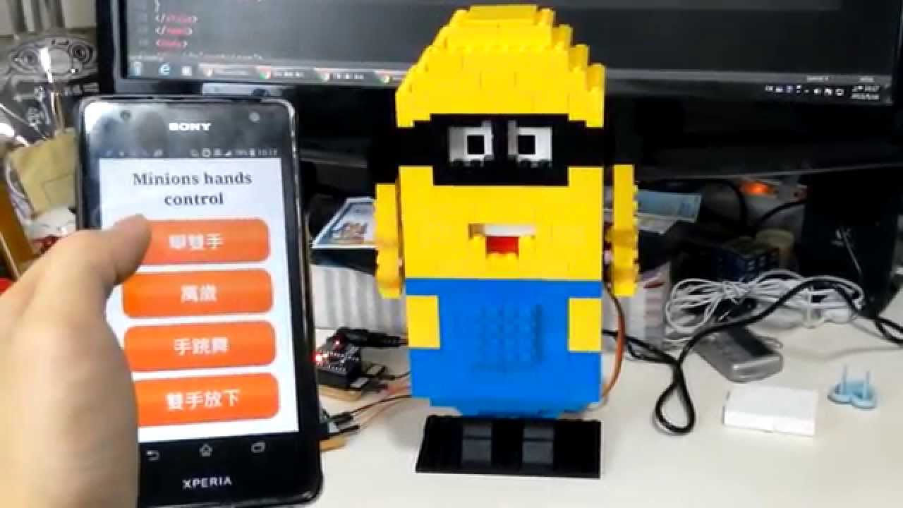 Minion hands up!! 小小兵手部運動!! - YouTube