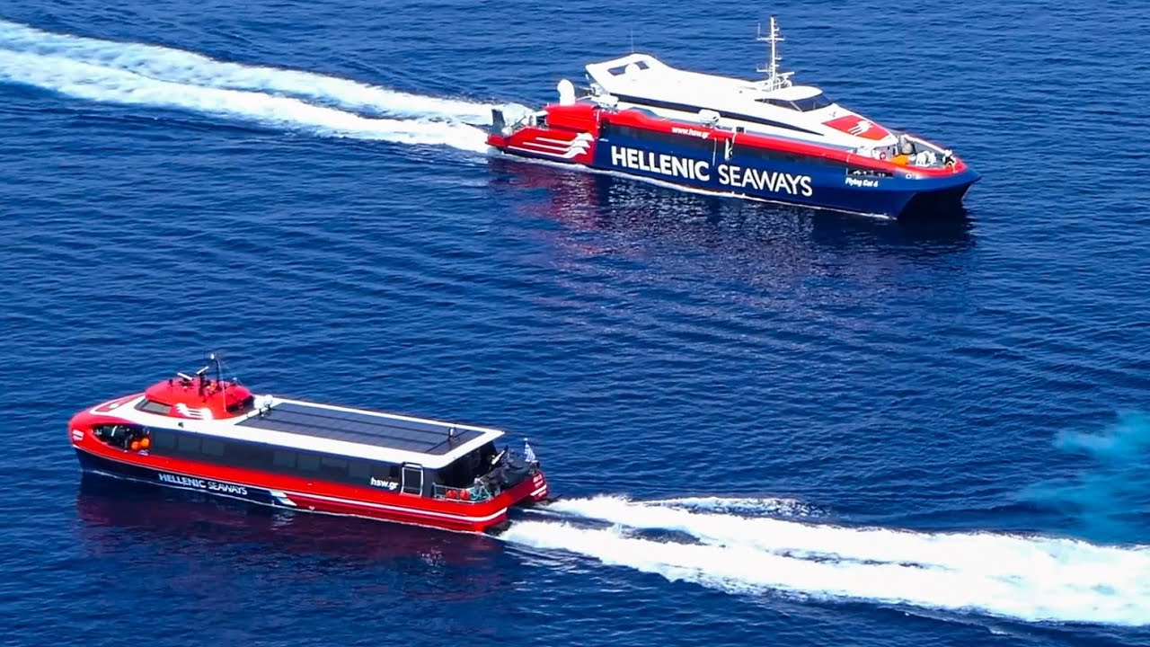 Ώρα αιχμής στην Ύδρα - Aero 3 & Flying Cat 4 προσεγγίζουν διαδοχικά στο λιμάνι! (Hydra port ...