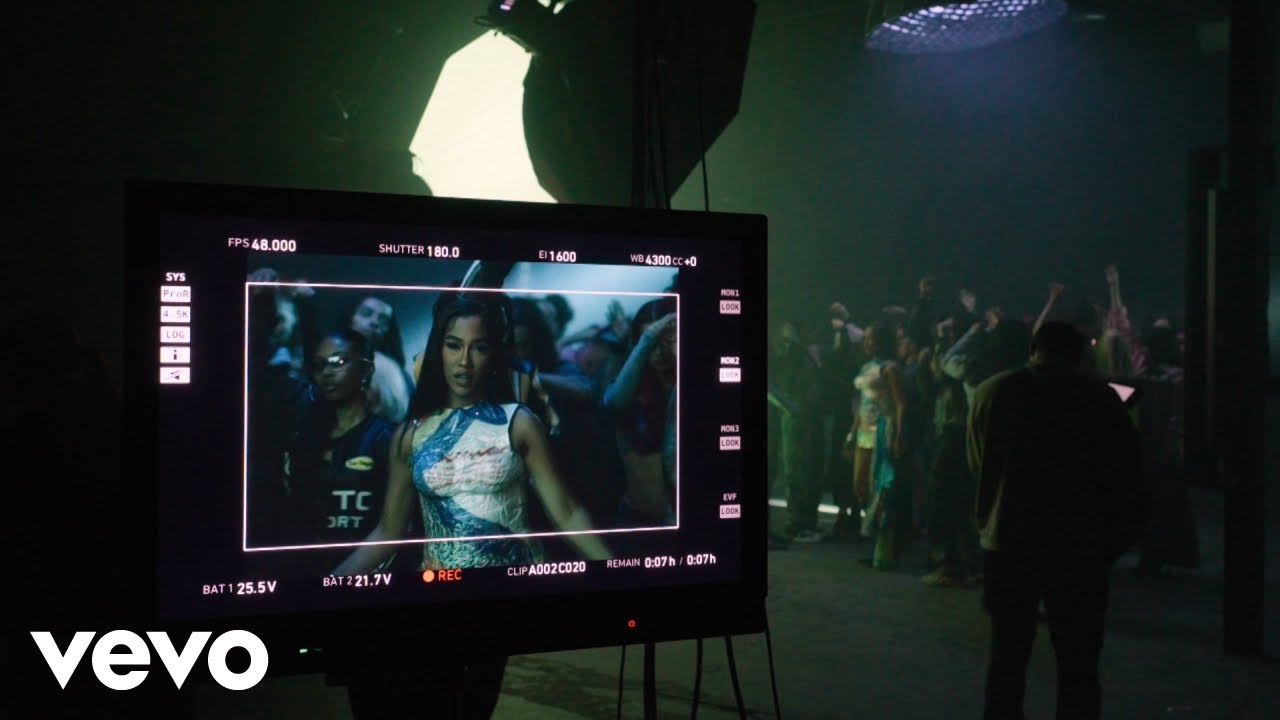 BIA, JID - LIGHTS OUT (Behind The Scenes) - YouTube