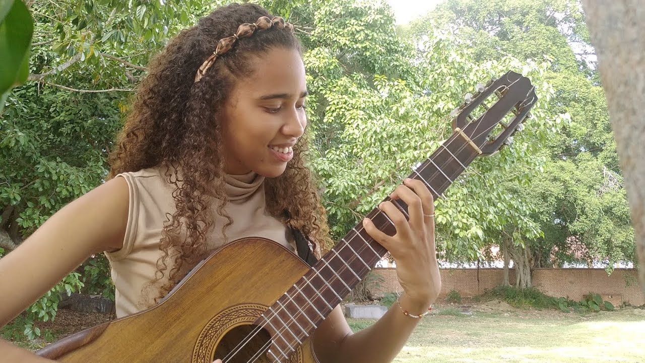 Chan Chan_Compay Segundo (Tres Cubano) - YouTube