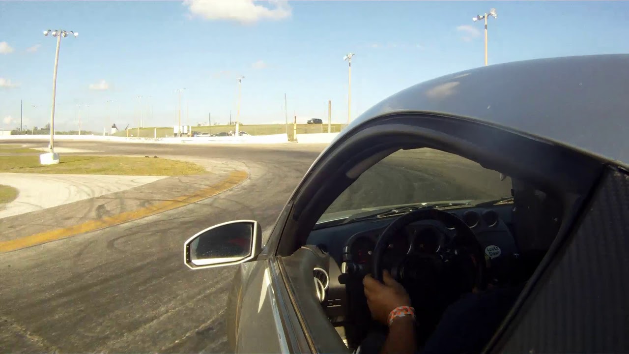 Adam Drifting 350z Showtime Speedway Showtime Drift 2 - YouTube