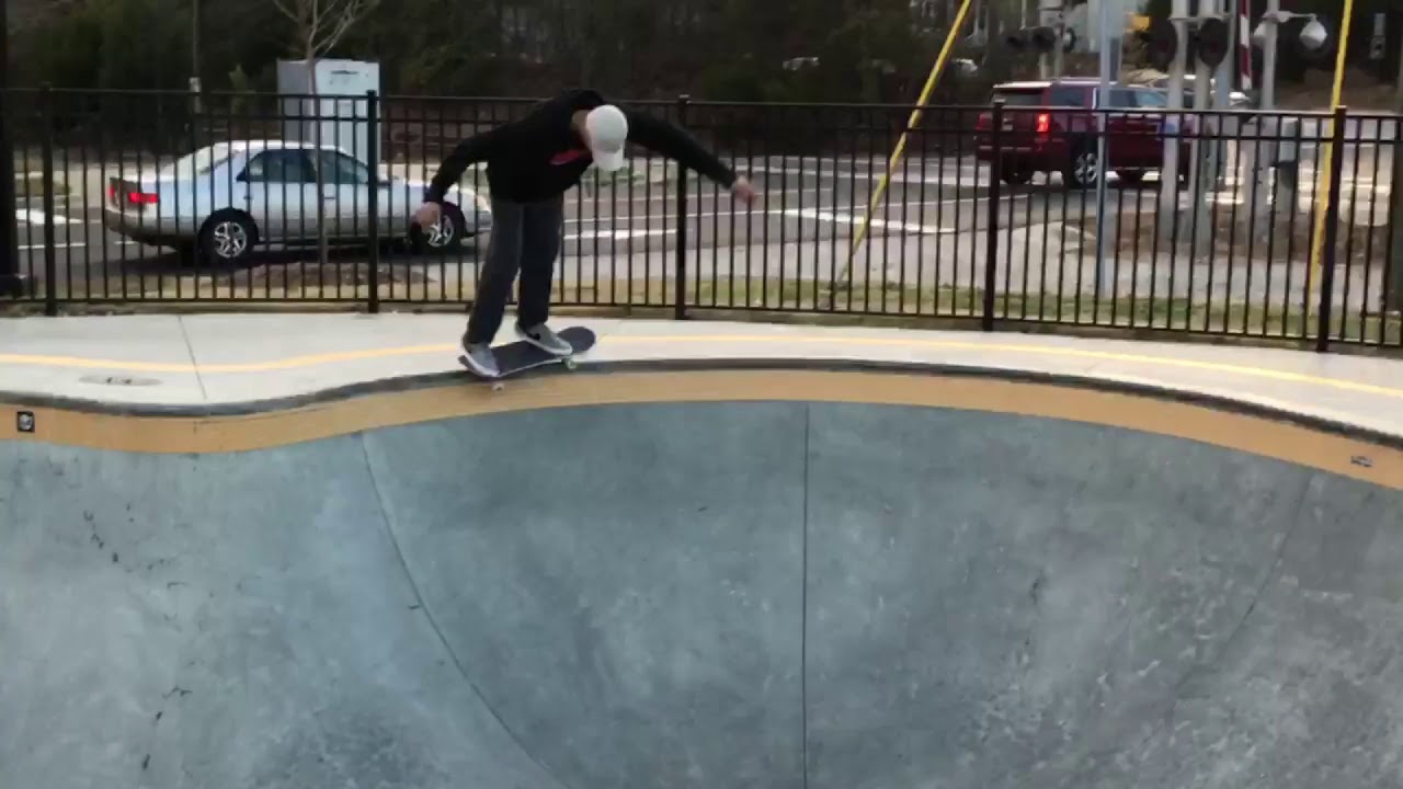 Skateclips 2017 pt.2 (Adam Snowden) madactivesb - YouTube