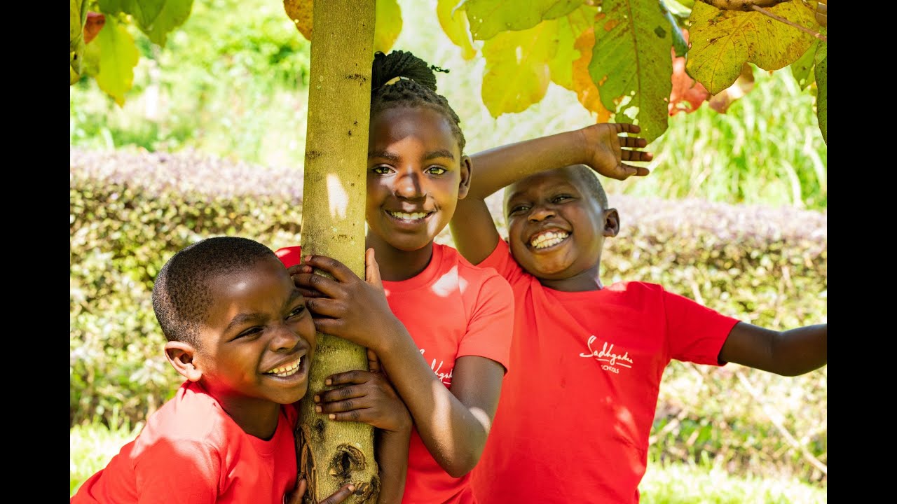Chakabars (Chaka Clarke) visits Sadhguru School Uganda - YouTube