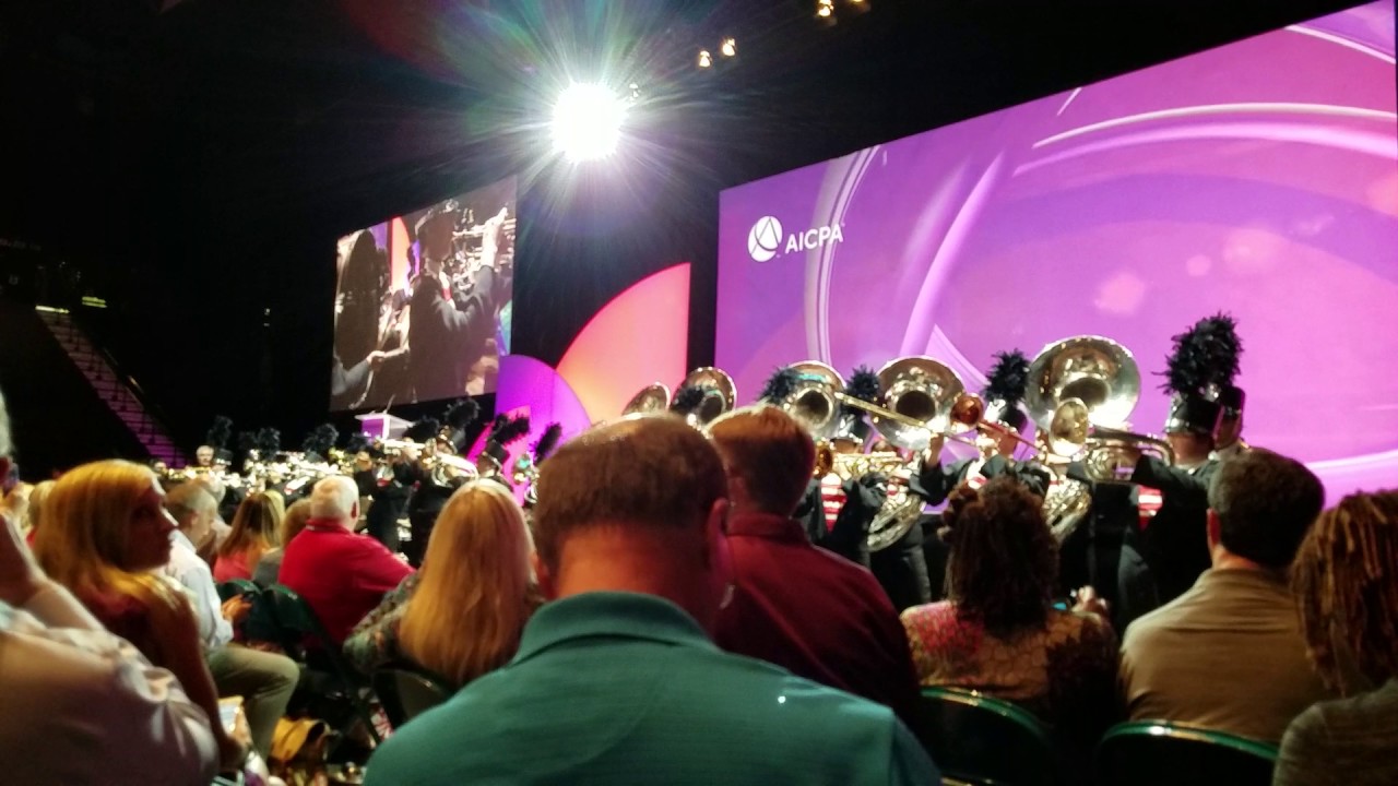 UNLV Marching Band plays Viva Las Vegas, June 13, 2017, 8:05 a.m. - YouTube