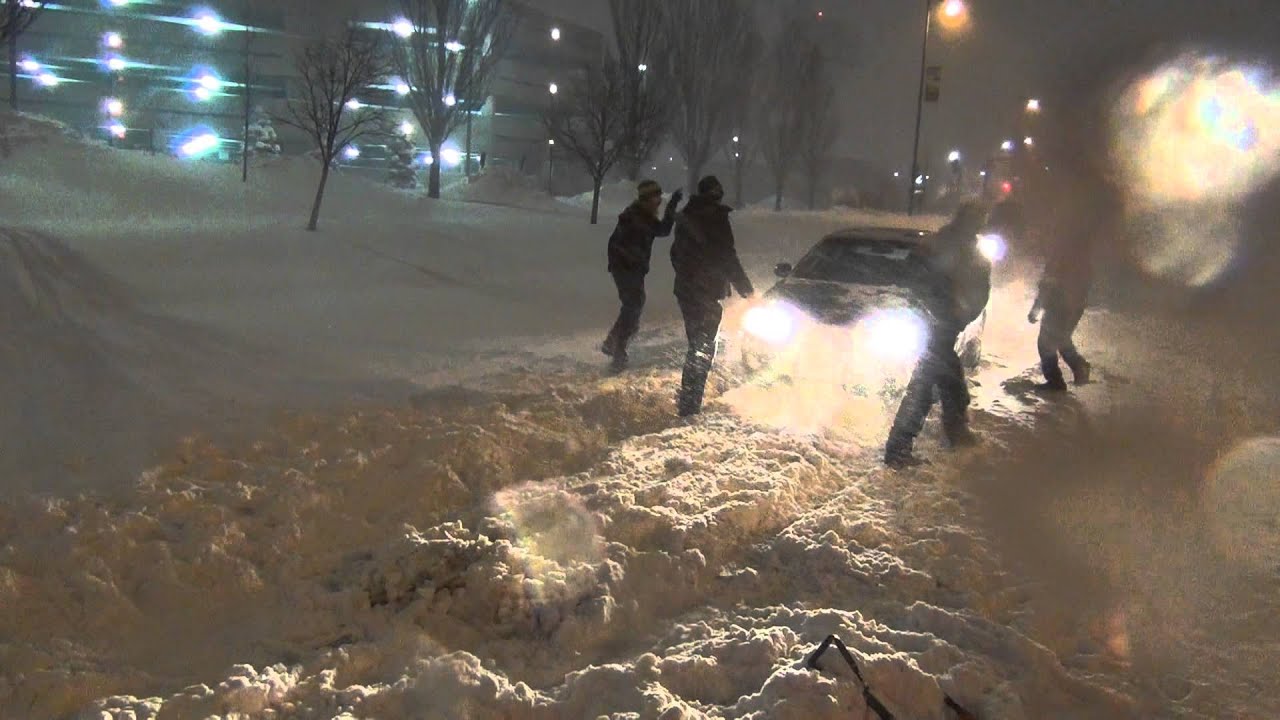 4 guys help a girl stuck in the snow / blizzard - YouTube